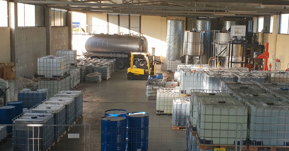 Innovative additives for asphalt